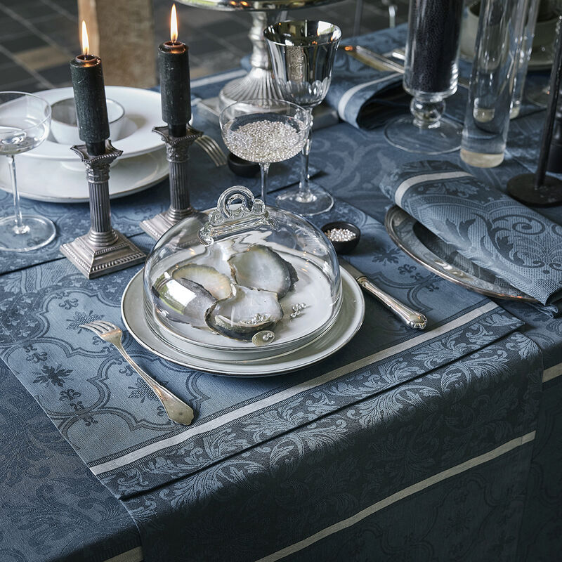 Armoiries Blue Collection: French Elegance in Linen