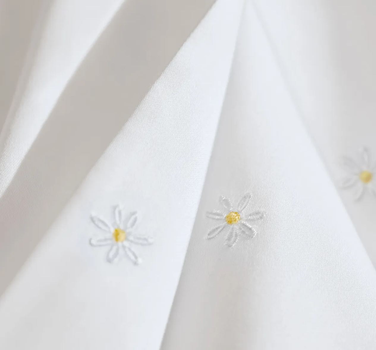 Schlossberg Daisy Bedding | Embroidered Floral Elegance