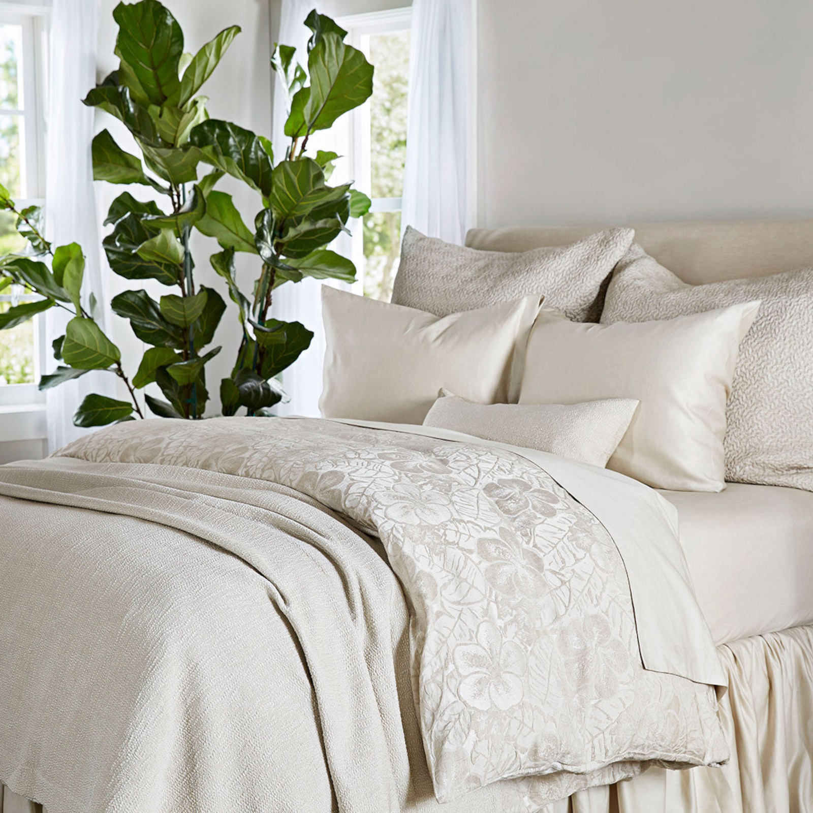 Hibiscus Platinum Silk & Linen Jacquard Bedding