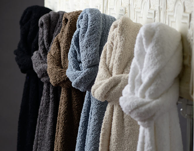 Discover Unmatched Luxury with Kashwere Throw Blankets | Soft, Durable ...