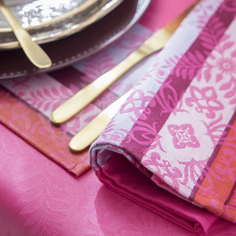 Le Jacquard Francai Mumbai Pink Table Linens | J Brulee Home