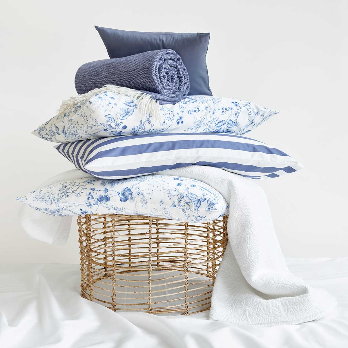Blue and White Floral Pattern Duvet Covers & Bedding - Schlossberg Maya ...