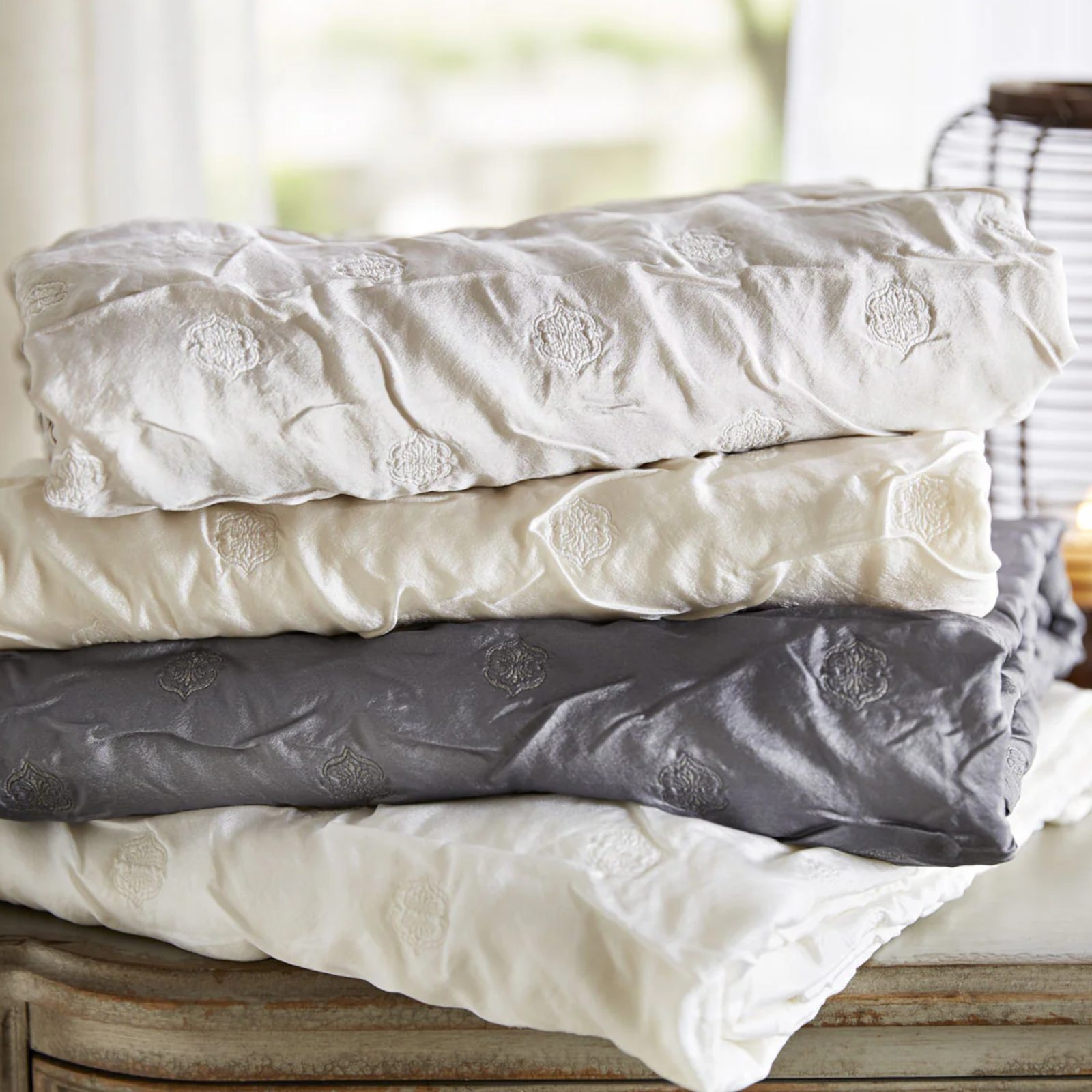 SDH Anna - Lightweight Quilted Silk & Wool Bedding