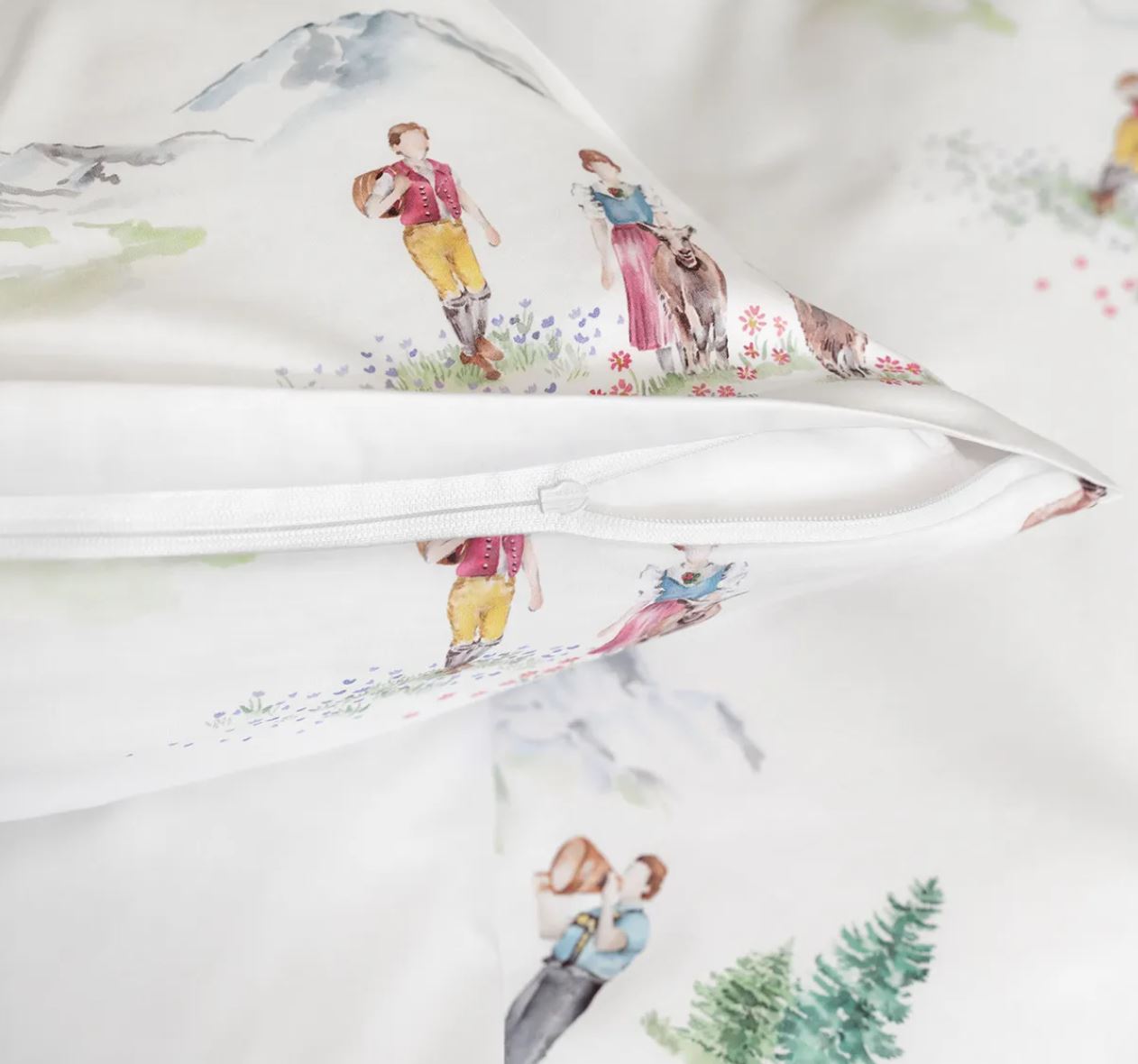 Schlossberg Alma Blanc Bedding | Swiss Alpine Elegance